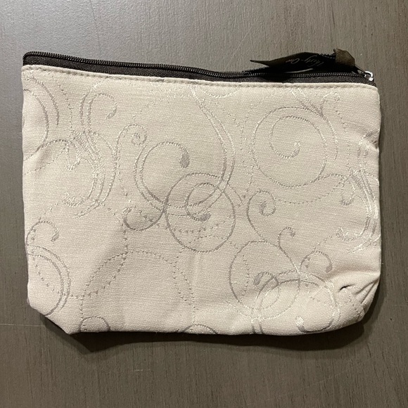 Accessories | Thirty One Zipper Pouch | Poshmark